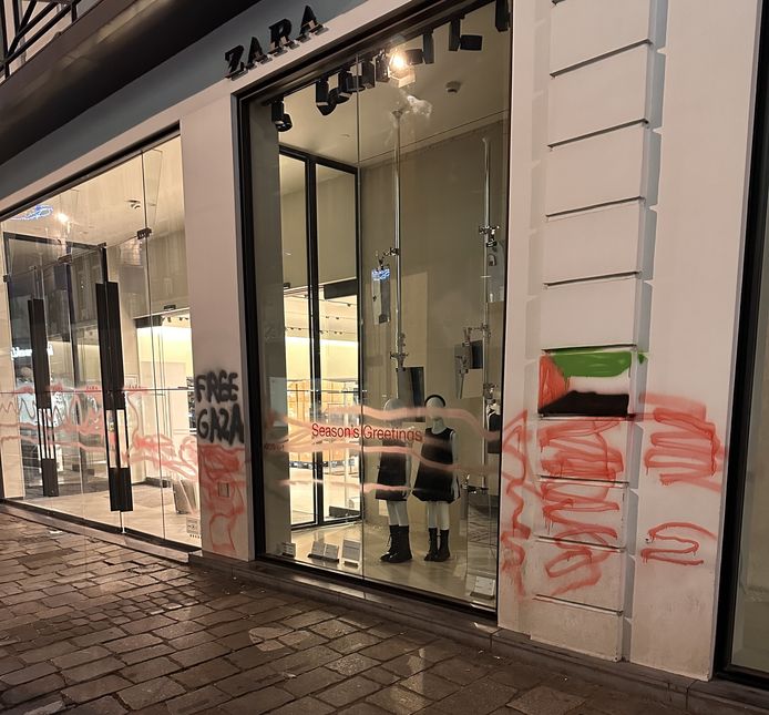 “Free Gaza, Fuck Zara”: etalage van winkelketen in Gentse Veldstraat ...
