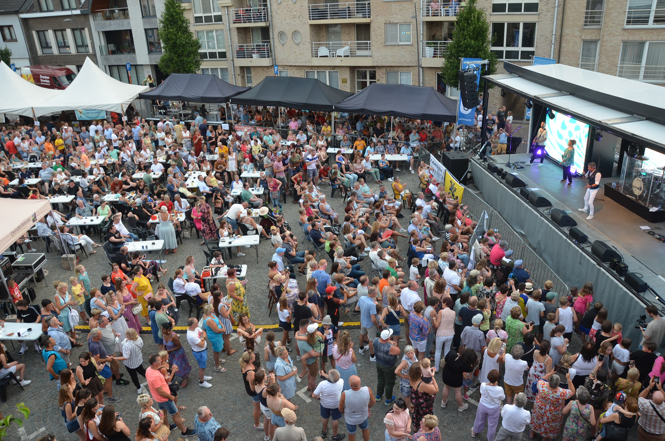 Vlaanderen Feest-festiviteiten met bekende namen zoals Willy Sommers ...