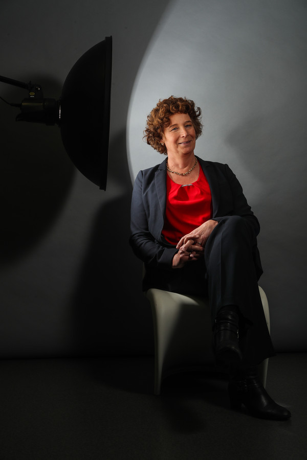 De 16 vragen van De Wachter aan Petra De Sutter: “Claire en ik maken ...