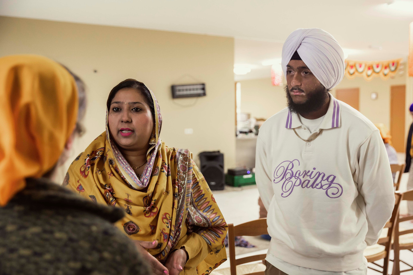 REPORTAGE. Op bezoek bij de Truiense sikhs: “Eén keer per jaar mogen we met onze zwaarden op ...