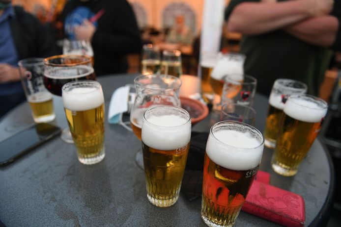 Taxi is te laat en avondklok dreigt: maand rijverbod voor automobilist ...