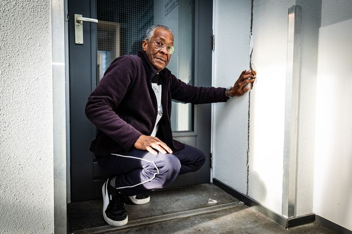 Flinke scheur ontstaan in complex naast bouwterrein van het Dordthuis: ‘Straks valt het hier uit ...