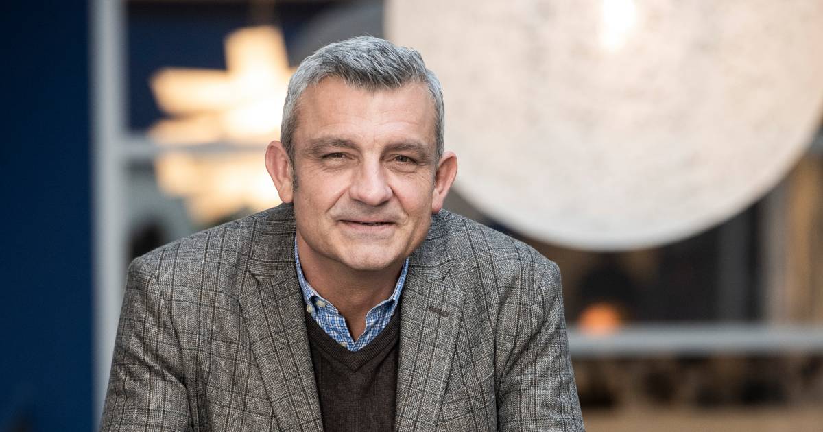 Peter Bulckaen: “Ik ben er de man niet naar om vrouwen het hoofd op hol ...