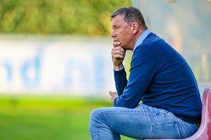 Leeroy Echteld gaat bondscoach Michael Reiziger assisteren bij Jong ...