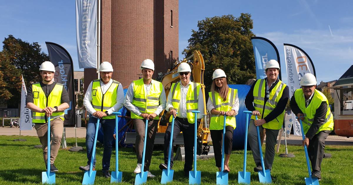 Fiberklaar geeft symbolische eerste spadesteek van uitrol open ...