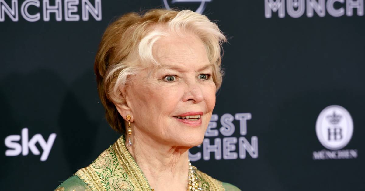 Oscar Winner Ellen Burstyn Tends To Make Sequel To Horror Typical The