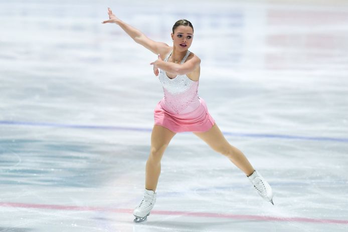 Kunstschaatsster Loena Hendrickx schrijft Challenge Cup in Den Haag op ...