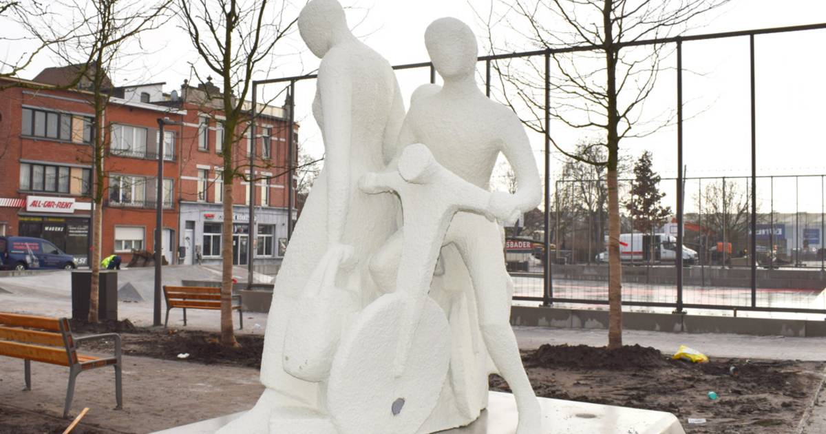 Iconisch beeld van Merksem in ere hersteld op Duvelsplein | Merksem ...