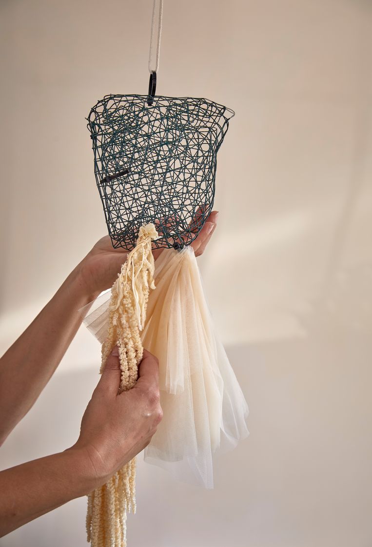 DIY: zo maak je in 5 stappen deze bloemenwolk | Libelle