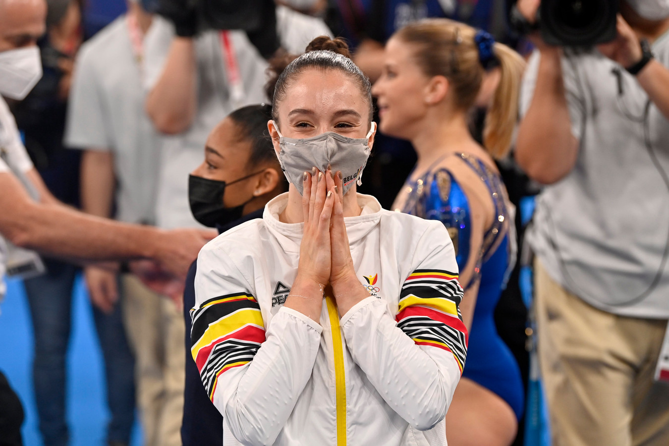 GOUD! Nina Derwael, die goud voelde aankomen, kroont zich tot olympisch ... GOUD! Nina Derwael, die goud voelde aankomen, kroont zich tot olympisch ...