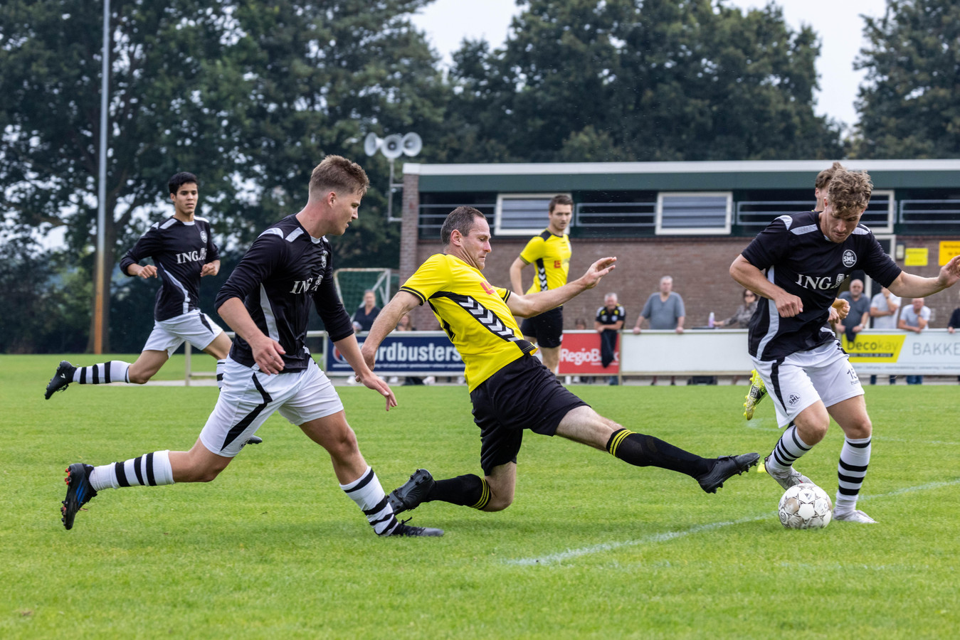 Duel vol dwarsverbanden voor Rob Vonk bij terugkeer in Haalderen ... Duel vol dwarsverbanden voor Rob Vonk bij terugkeer in Haalderen ...