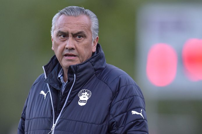 Blik van Huib van Oostrom Soede gaat op volgend seizoen | Regiosport ...