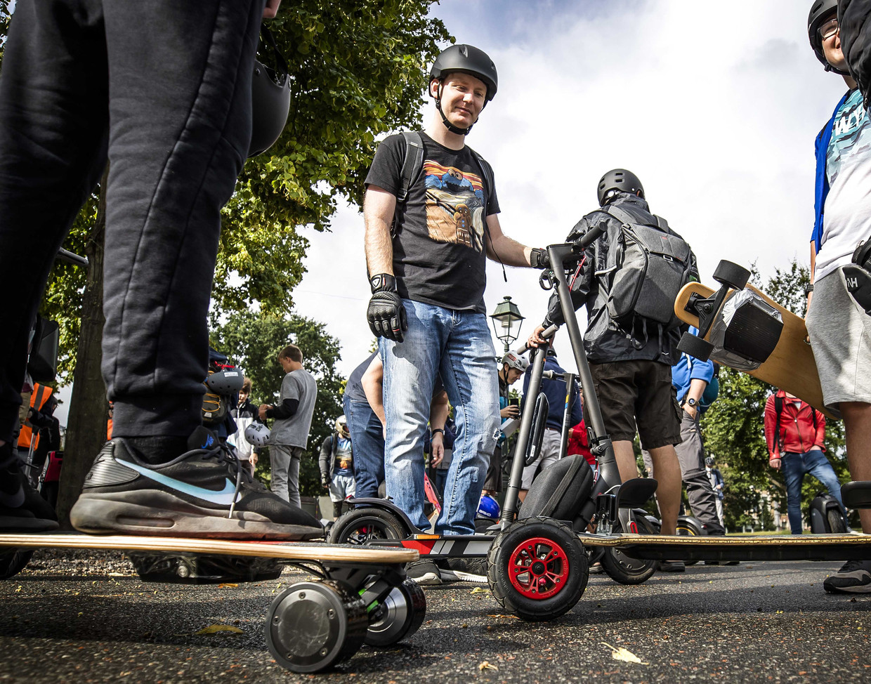 Verboden, maar populair: de wonderbaarlijke opkomst van de elektrische step