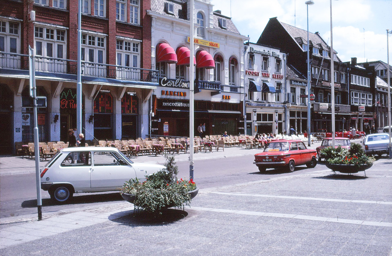 De Poort van Kleef opnieuw bekeken: hier gingen alle normen aan de kant ...