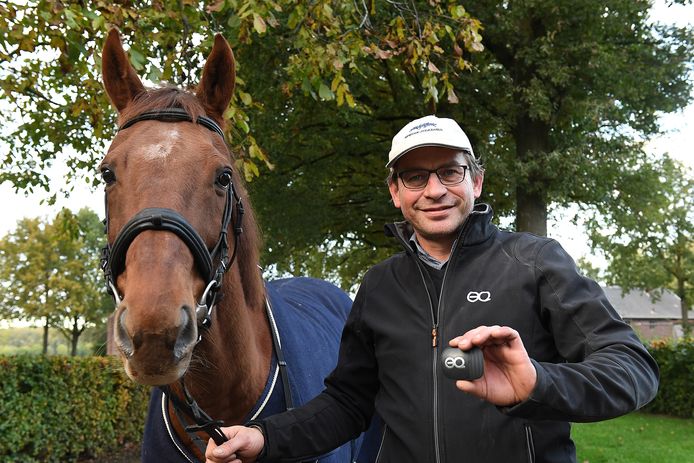 Leon ontwikkelde een heel geavanceerde stappenteller; niet voor mensen ...