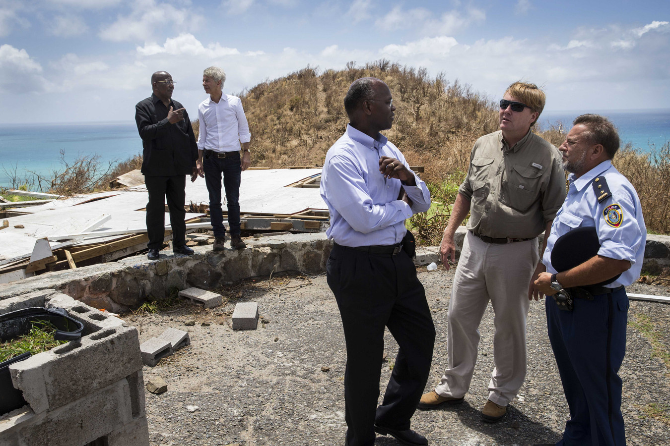 Conflict over voorwaarden hulpgeld aan Sint-Maarten | Foto | AD.nl