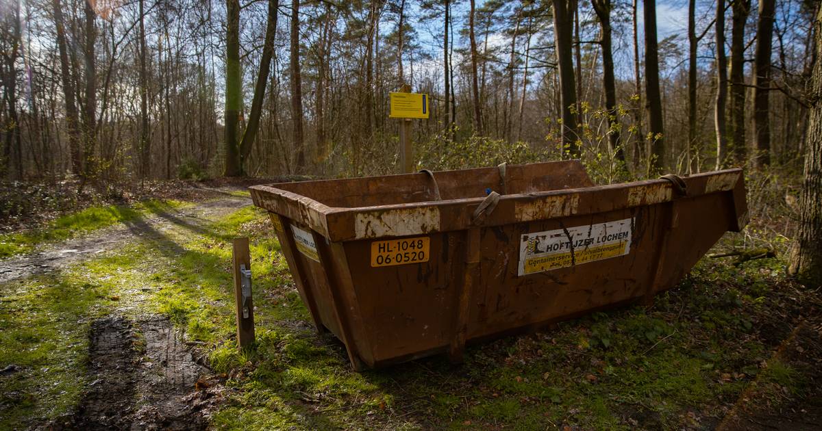 Metaalzoeker vindt kolossale, zeldzame brandbom in Epser Bos: oplossing ... Metaalzoeker vindt kolossale, zeldzame brandbom in Epser Bos: oplossing ...