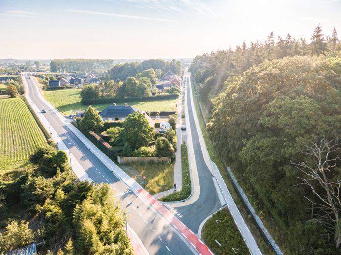 Stationsbuurt Sint-Maria-Aalter na 20 maand werken (bijna) helemaal vernieuwd | Aalter | hln.be