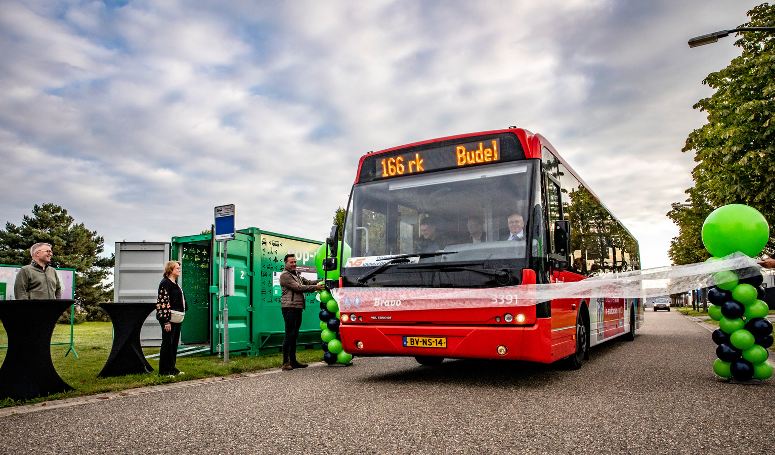 Nieuwe buslijn naar bedrijvenpark Budel: ‘Jaren over gepraat en nu ...
