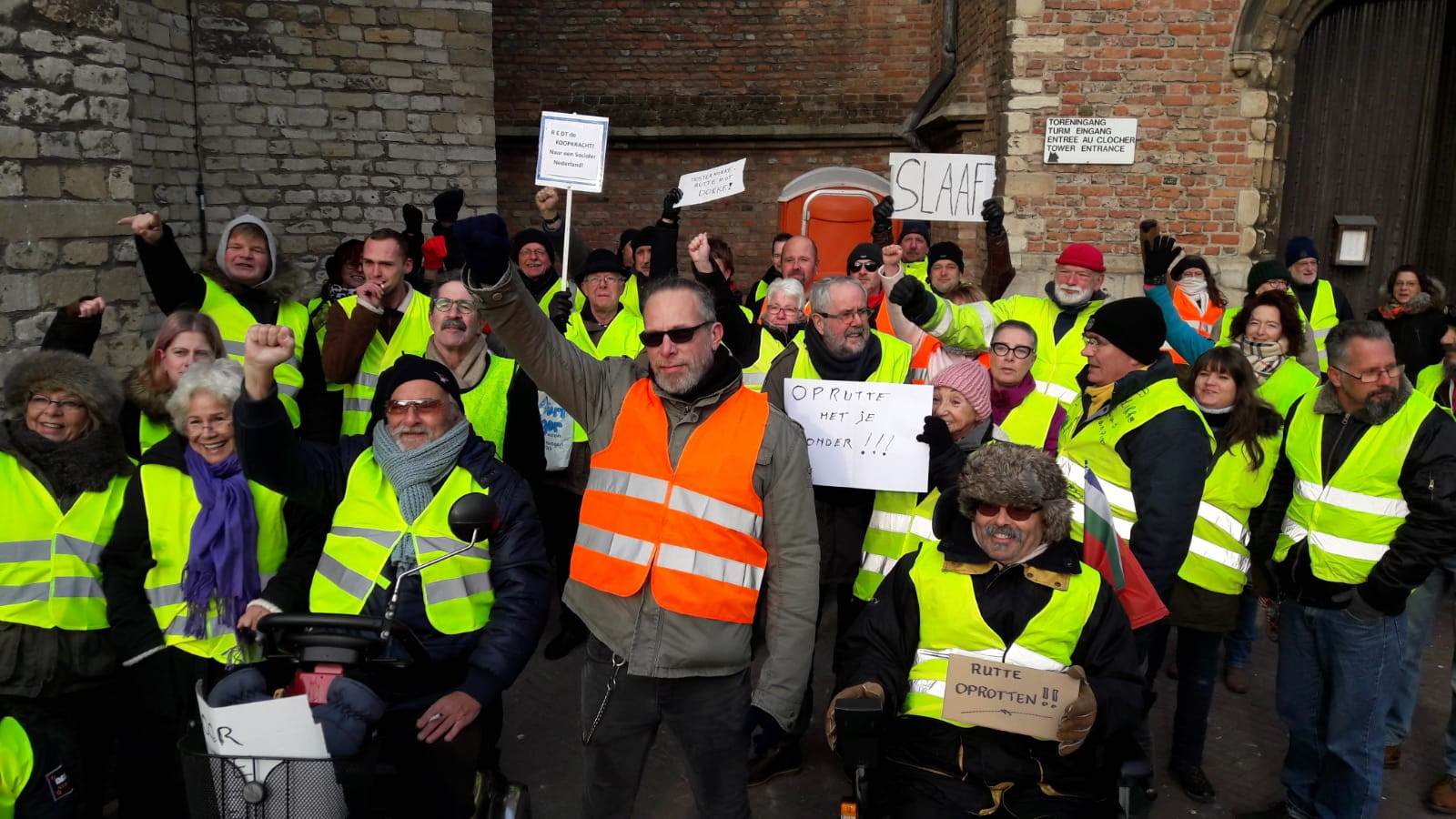 Gele Hesjes demonstreren in Middelburg: ‘Hosternokke! Rutte moe dokke ... Gele Hesjes demonstreren in Middelburg: ‘Hosternokke! Rutte moe dokke ...