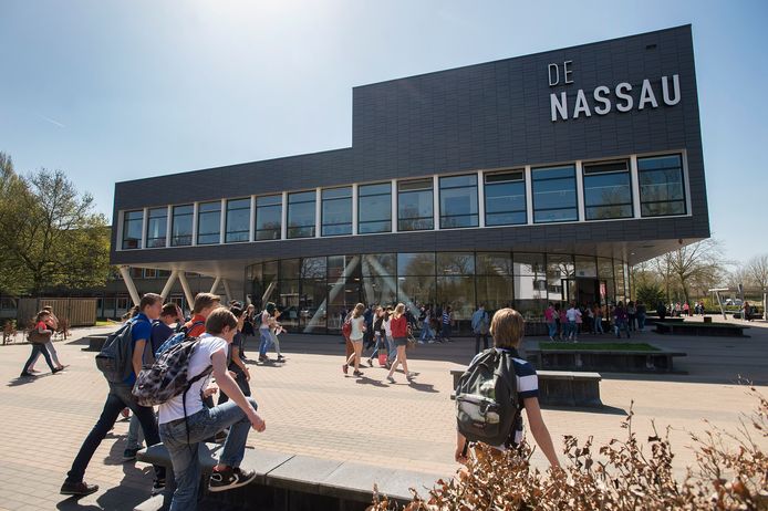 Loting voor nieuwe brugklassers bij vier Bredase scholen, Stedelijk ...