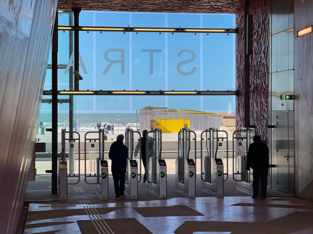 Westland profiteert mee van metropassagiers naar strand | Foto | AD.nl