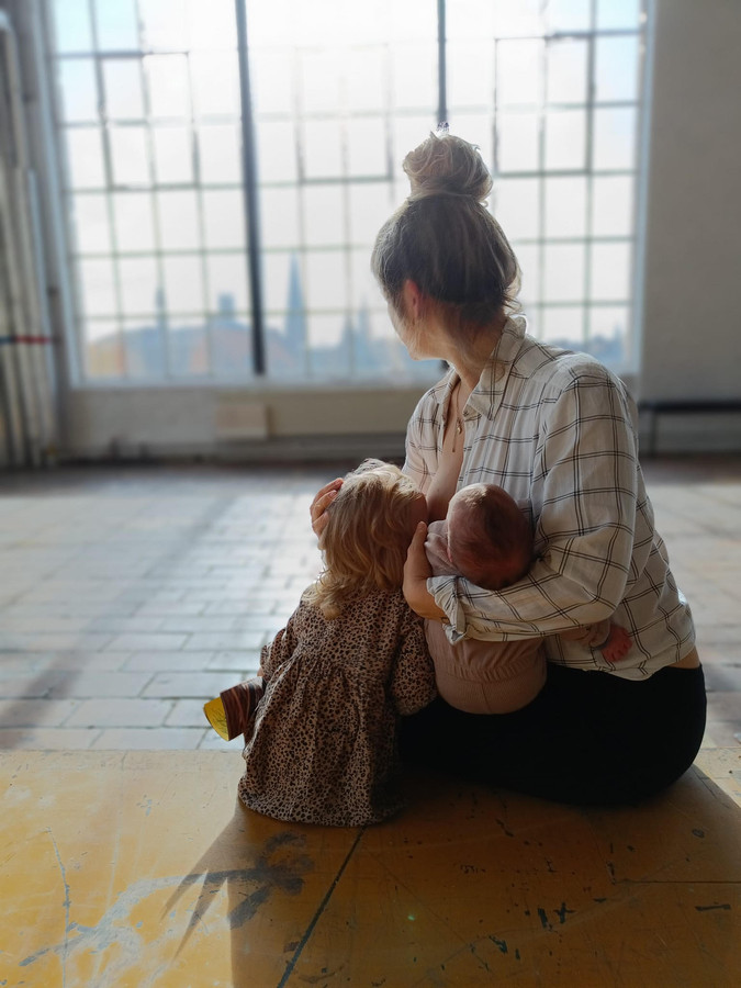 Tandemvoeden zit in de lift: “Borstvoeding aan twee kinderen tegelijk ...