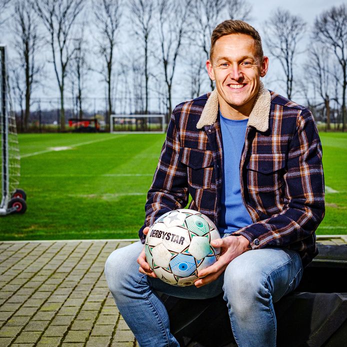 Voetbalromanticus Jens Toornstra (34): ‘Minutieus voor je vak leven, dat fanatisme, dáár geniet ...
