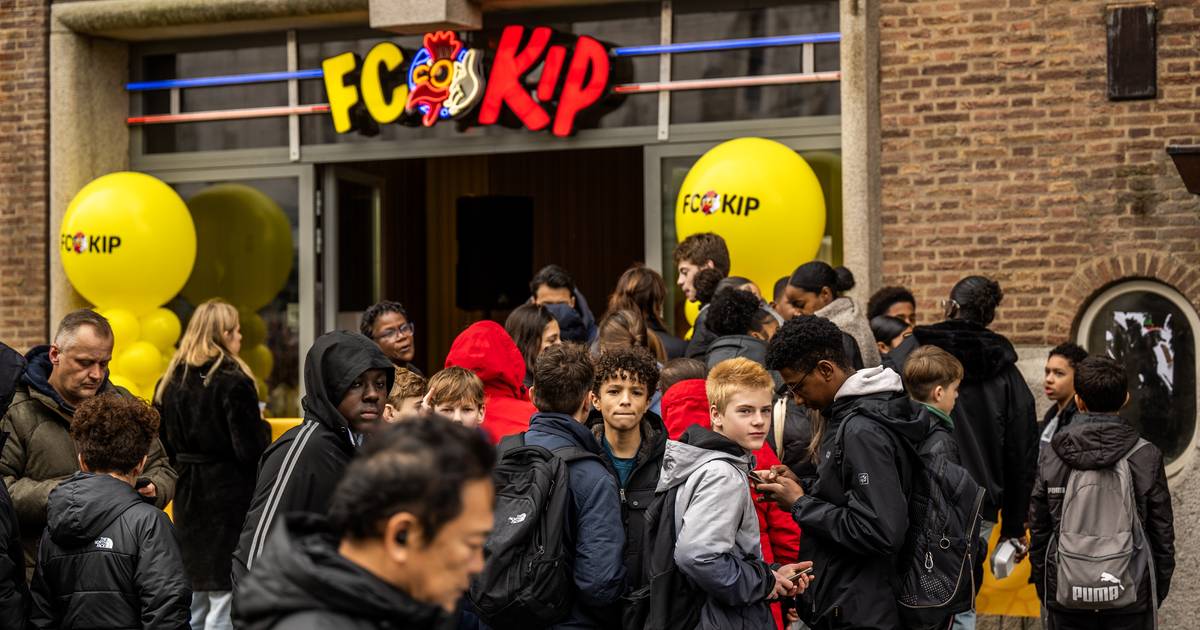 FC Kip van Jandino gaat weer open: keuken nu tweemaal zo groot | Show ...
