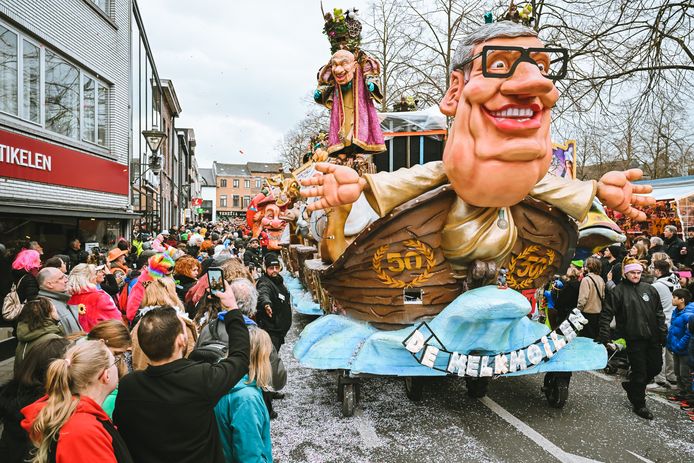 IN BEELD. Zo zag carnavalszondag in Aalst eruit | Aalst Carnaval 2023 ...