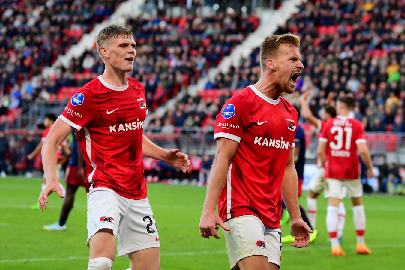 Zwak Ajax moet koppositie afstaan aan PSV na pijnlijke nederlaag bij AZ ...