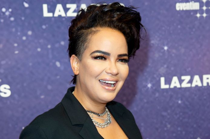 Zwangere Eva Simons in huwelijksbootje gestapt | Show | AD.nl