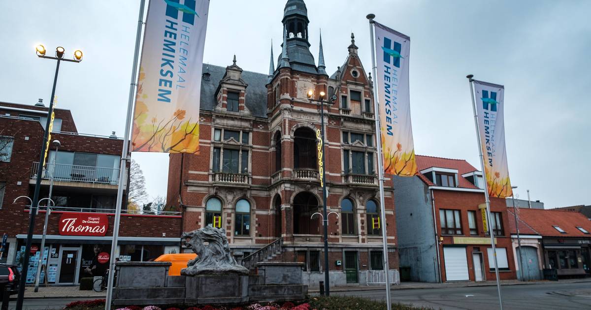 Hemiksem zet oud-gemeentehuis te koop vanaf 320.000 euro | Hemiksem ...