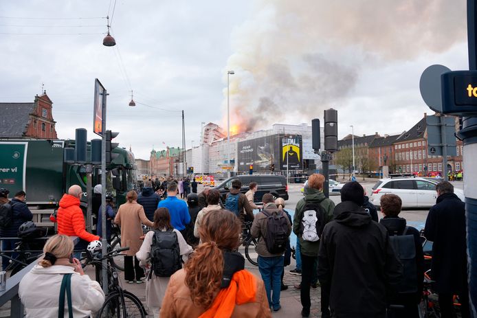 Grote brand in iconisch pand centrum Kopenhagen onder controle: ‘Ons ...