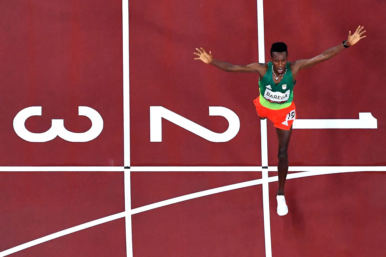 Eerste atletiekgoud naar Ethiopiër Barega op 10.000 meter | Foto | AD.nl