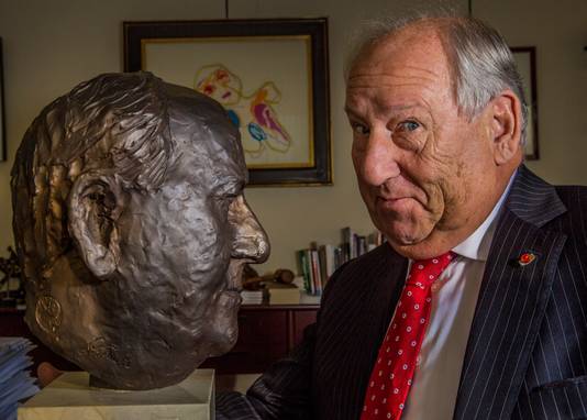 Van Den Tweel verkoopt supermarkten op Antillen | Amersfoort | AD.nl