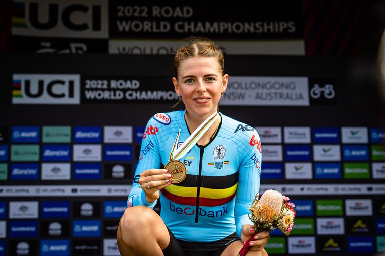 Historisch: 17-jarige Febe Jooris bezorgt ons land eerste vrouwelijke WK-medaille in tijdrijden ooit