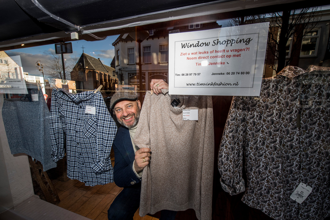 Zien, appen, kopen: met window shoppen maakt kledingverkoper Tim er ...