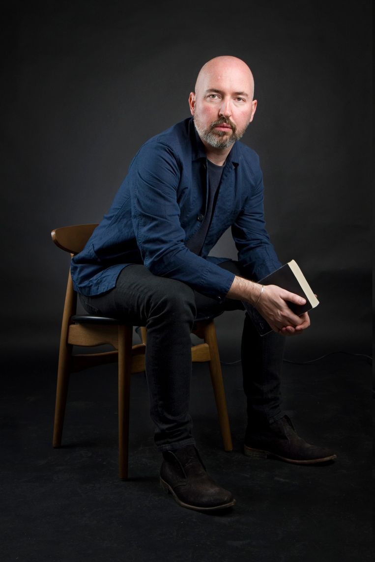 Douglas Stuart wint de prestigieuze Booker Prize met zijn debuutroman ...