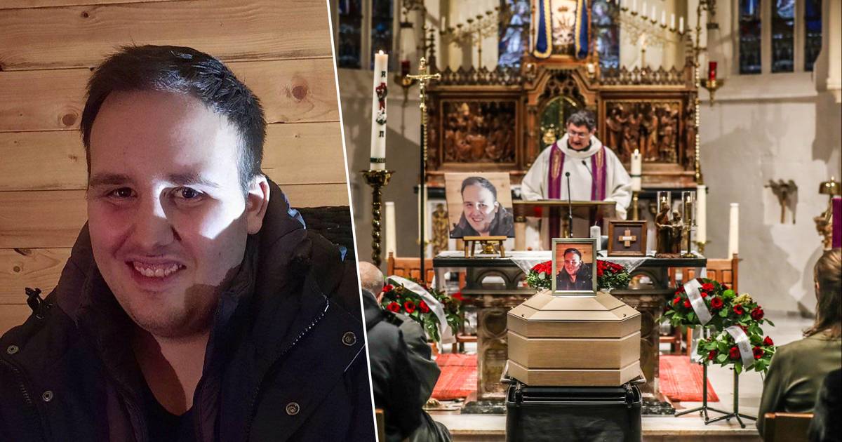 “We weten niet hoe het verder moet, lieve Bo”, emotioneel afscheid van twintiger die stierf na ...