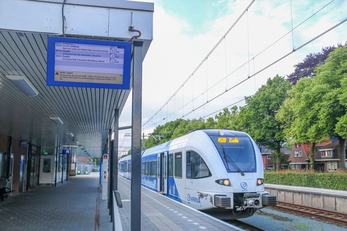 Stroomstoring legt treinverkeer tussen Dalfsen en Zwolle plat | Dalfsen ...