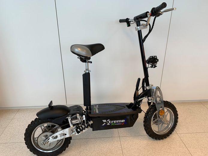 14-jarige joyrider betrapt op e-step: voertuig in beslag genomen ...