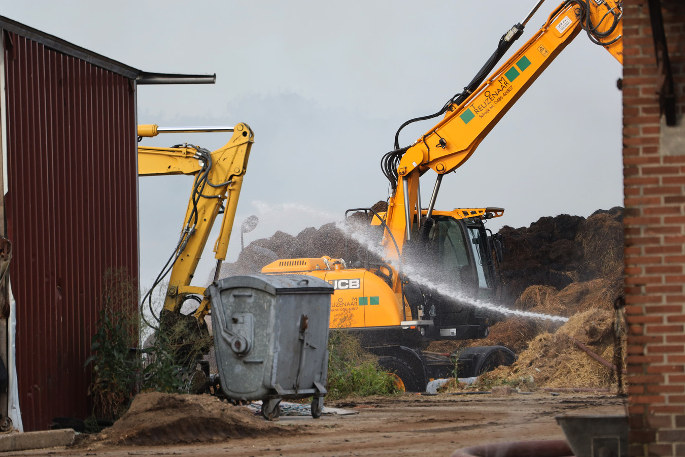 NL-Alert voor stinkende rook door brand in Schaijk, meldingen uit wijde ...