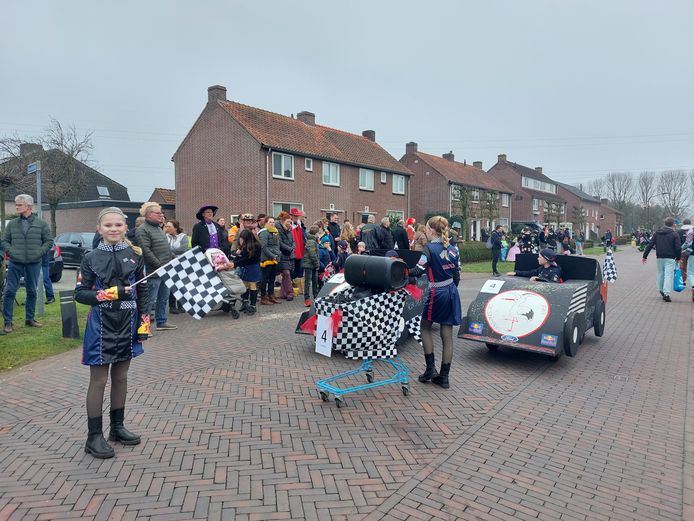 Succesvolle optocht Oivers, vooral origineel, kleurrijk en zonder al té ...