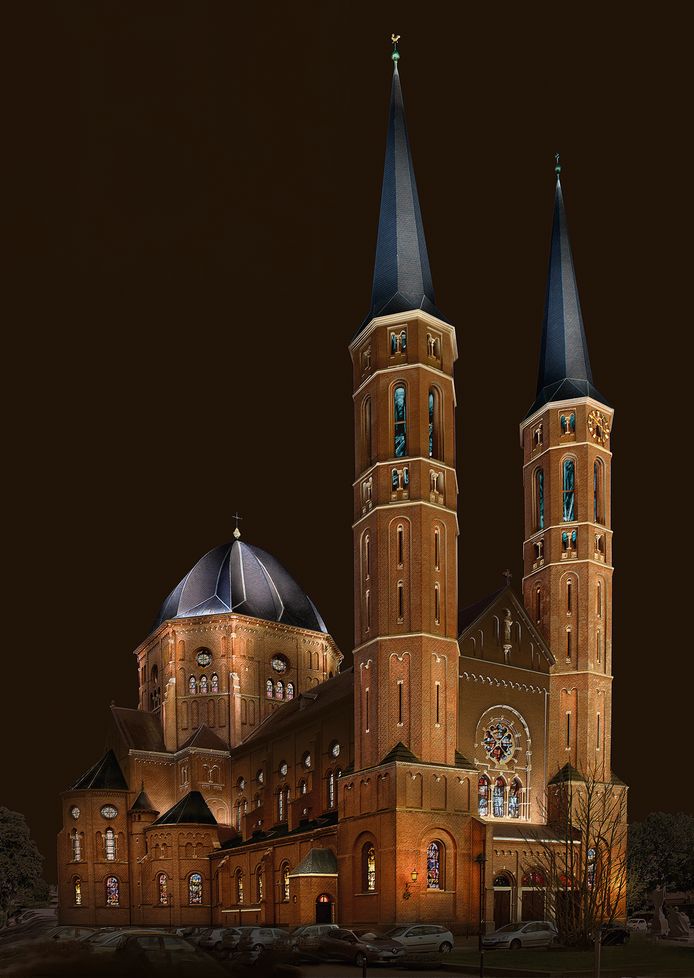 Udense Petruskerk kan shinen als de kathedraal van Amiens | Uden ...