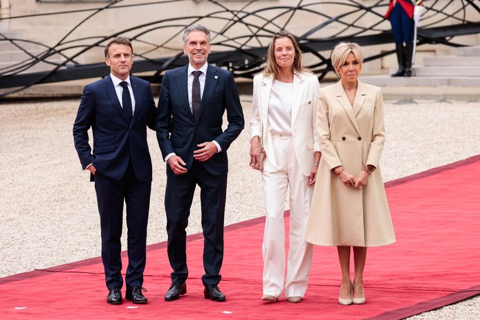 Dit is de nieuwe ‘first lady’: de vriendin van Dick Schoof | Politiek ...