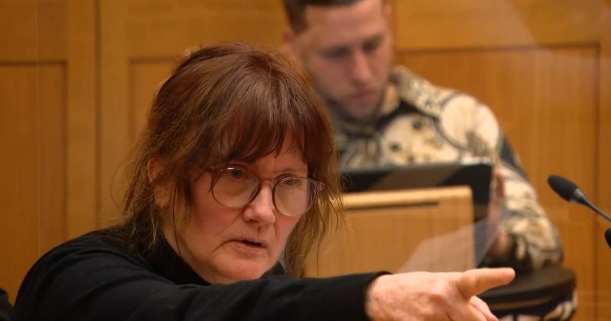 ‘Seriemoordenaar! Zit gewoon je straf uit!’ Jannie ging tekeer tegen ...