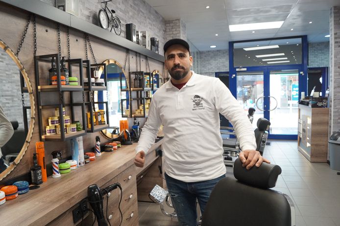 Nieuwe barbier opent de deuren in Kortrijkstraat: “Stukje Saint-Tropez ...