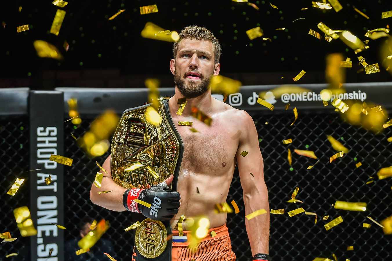 Droom Reinier de Ridder komt uit: Bredanaar tekent UFC-contract en gaat ...