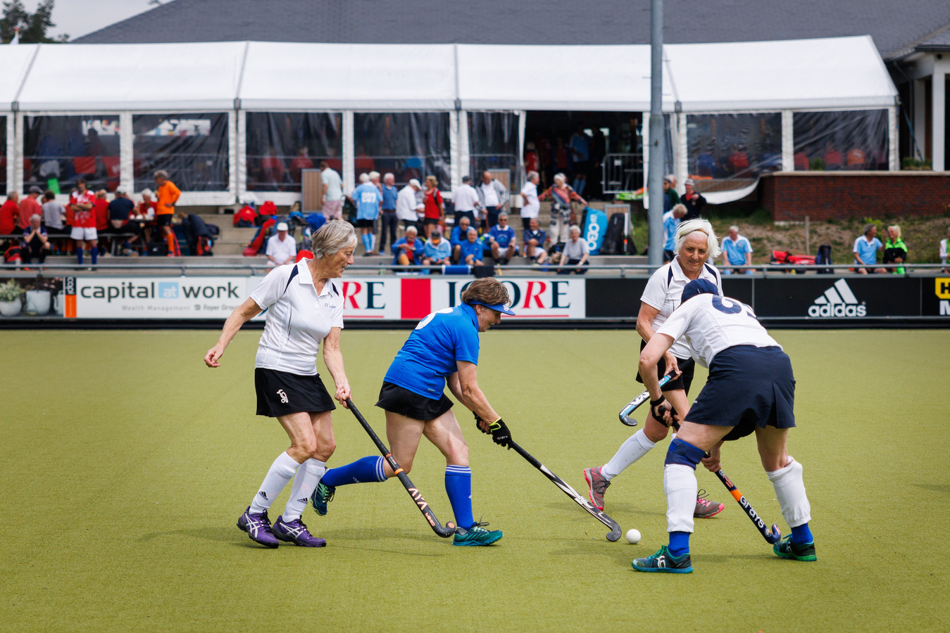 Hockeyen op hoge leeftijd op veteranentoernooi bij HC Tilburg: ‘De ...